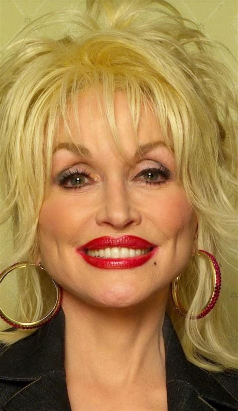 Pin By Patti Mortensen On 💕dolly💕 Dolly Parton Wigs Dolly Parton