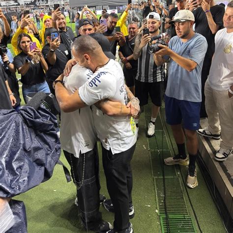 Neymar Faz Homenagem Ao Pai Após Voltar Ao Brasil Meu Herói