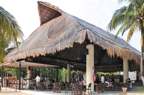 10 Best Beach Clubs And Bars In Cancún Where To Go In Cancún At Night Go Guides