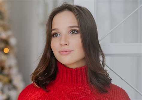 23 Low Maintenance Medium Length Haircuts For Every Texture