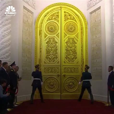 قناة Cnbc عربية مراسم تنصيب فلاديمير بوتين رئيساً ل روسيا لولاية