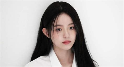 Park Ji Hu Height Weight Measurements Bra Size Shoe Size