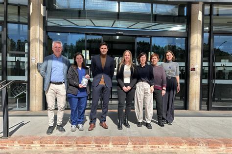 Centauro dona 67 kits de cirugía a estudiantes de la UAB IM Veterinaria