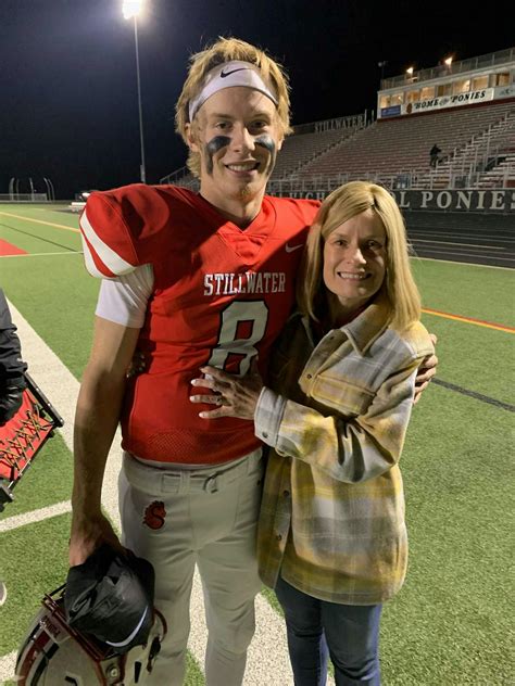 Shikenjanski Follows Fathers Gophers Footsteps — In A Different Sport