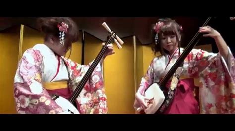 女性津軽三味線奏者の派遣、北村姉妹が出張演奏いたします。芸術鑑賞会、学校公演、企業イベント、祝賀会などに女性津軽三味線奏者が花を添えます