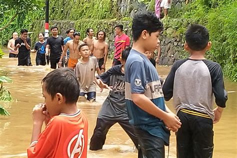 200 Kepala Keluarga Di Bhayangkara Residence Lombok Barat Mengungsi