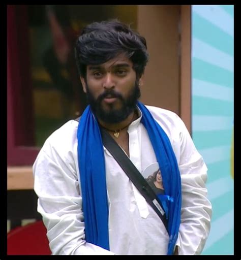 Bigg Boss 11 ಸೊಕ್ಕಿನ ಶ್ರೀಮಂತ ಅಂತ ಚುಚ್ಚಿದ್ದು ಯಾರಿಗೆ ಹನುಮಂತ ಹಾಡು ಕೇಳಿ