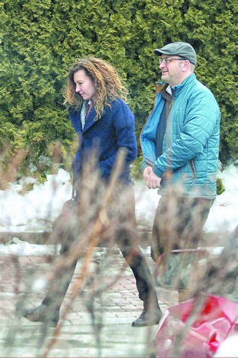 САМО В ПИК И РЕТРО Жената на Румен Радев с нов мъж първата съпруга на президента го смени с