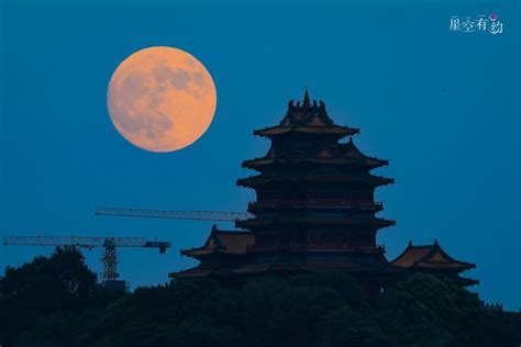 约起来！2024年最后一次“超级月亮”来了人民日报