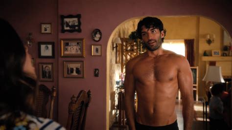 AusCAPS Justin Baldoni Shirtless In Jane The Virgin Chapter Sixty Five