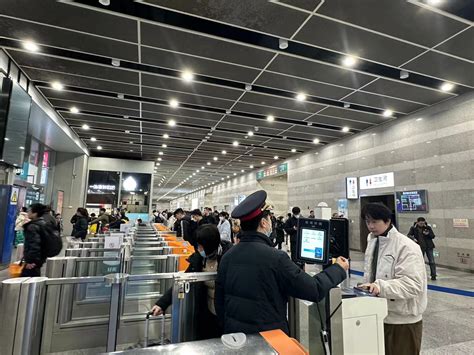 春节假期长三角铁路发送逾1700万人次，较2019年同期增超六成