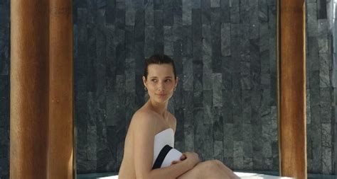 Photos Ilona Smet Iris Mitteanere Les Stars Dévoilent Leurs Plus Jolis Bikinis De Lété 2024