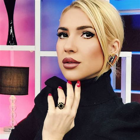 Jovana Jeremić U Miniću Pokazala Previše Voditeljka U Provokativnom Izdanju Toxic Tv