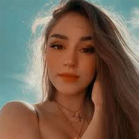 Karen Behringer Medium