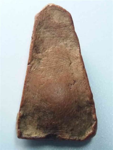 30 บาท พระผงสุพรรณ น่าจะเป็นยุคหลังครับ Boxp 26 พระเครื่อง พระแท้ Webpra เว็บ พระ คอม