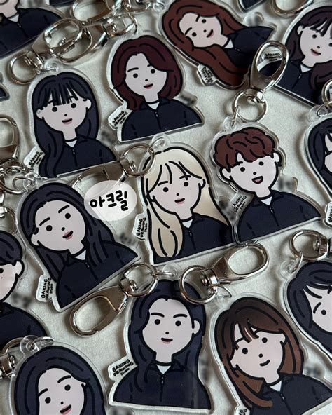 베이킹드로잉 L 드로잉슈링클스 아트 Ibda 협회 본원 수강생님작품🤍 예쁜 가족의 각양각색 작품 엄마의 책갈피 아빠의 마그넷 아이의 키링 😍 ⠀ 세가족이