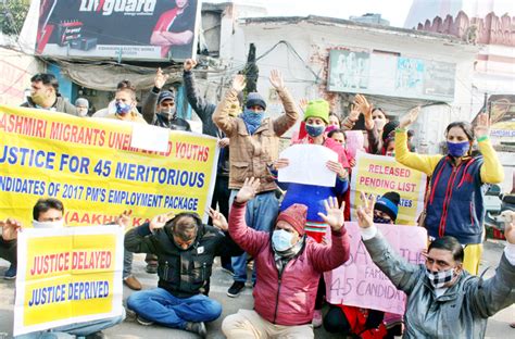 45 Left Out Kp Youth Hold Protest Outside Raj Bhavan Daily Excelsior