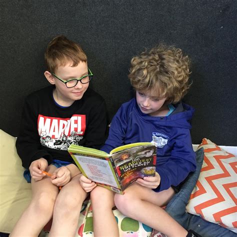 Reading Time In Hub 10 And 11 — School Newsletter Issue 6 2022