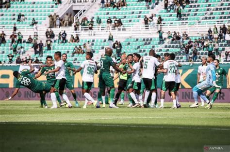 Reaksi Keras Persebaya Atas Aksi Pemain PSS Sleman Wahyudi Hamisi