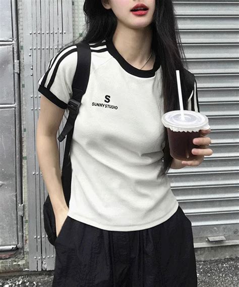 당일출고 삼선라인 반팔티 스포티 크롭숏 반소매 슬림핏 포인트 티셔츠 키작녀 아디다스 얇은 골지 스트라이프 샥배송 대 대학생룩 캠퍼스 1020 케일라 여름 수학여행 슬리브