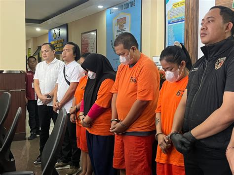 Penampakan Tersangka EO Pesta Seks Di Jakarta Selatan Polisi Mau Ikut Bayar Rp 1 Juta