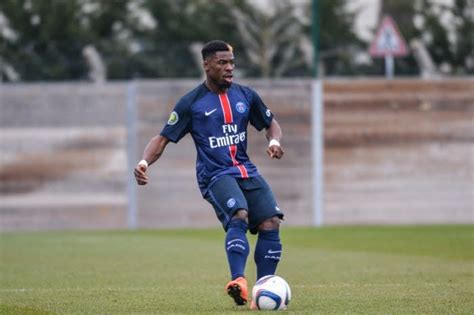Mercato Psg Combien Vaut Serge Aurier