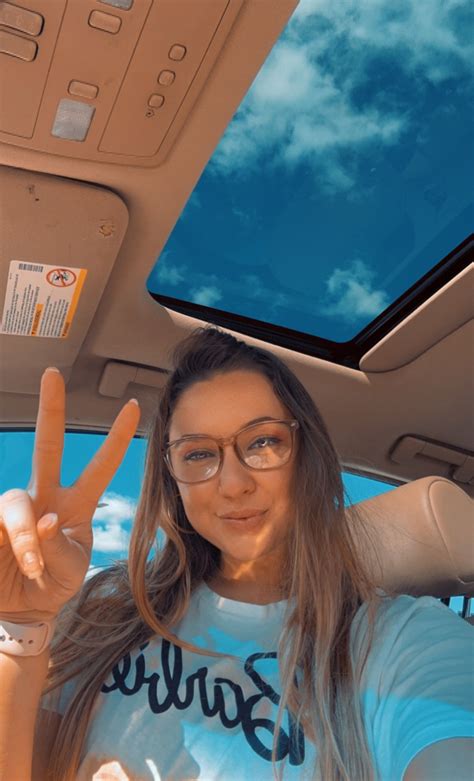 Happy Sunday Vibes Incoming ☀️ Rselfie