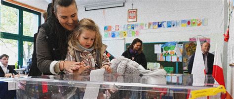 У Польщі закрилися виборчі дільниці Відомі результати перших екзит