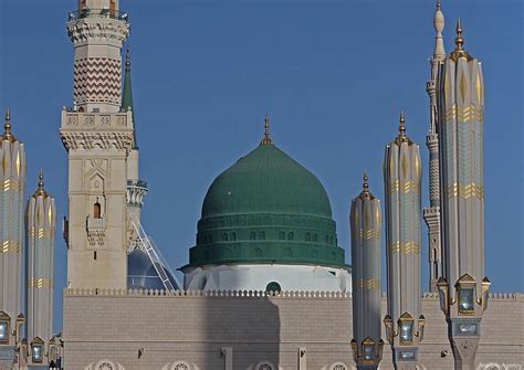Eid Al Fitr Prayers In Medina Middle East Monitor
