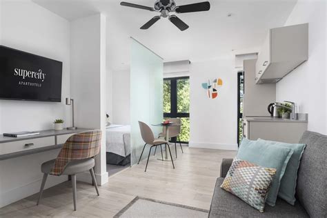 Q Square Gallery Supercity Aparthotel Brighton