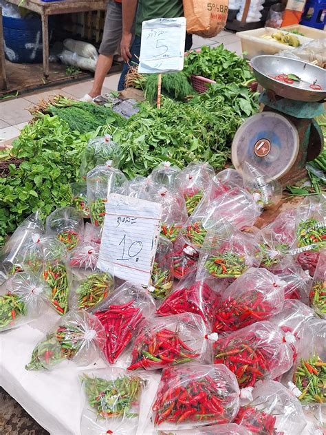 ส่องราคาผัก หลังเทศกาลกินเจ ยังแพงอยู่ไหม 🥬🥦🥕 แกลเลอรีที่โพสต์โดย