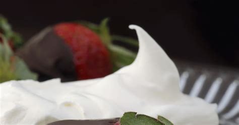 Fraises Au Chocolat Et Chantilly Magicmaman