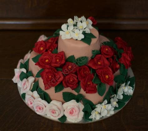 Tarta De Rosas Y Celindas Cake Desserts Food