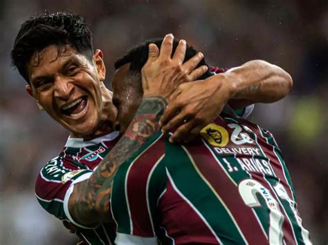 gol de Cano Fluminense vence Santos e retorna ao G4 do Brasileirão