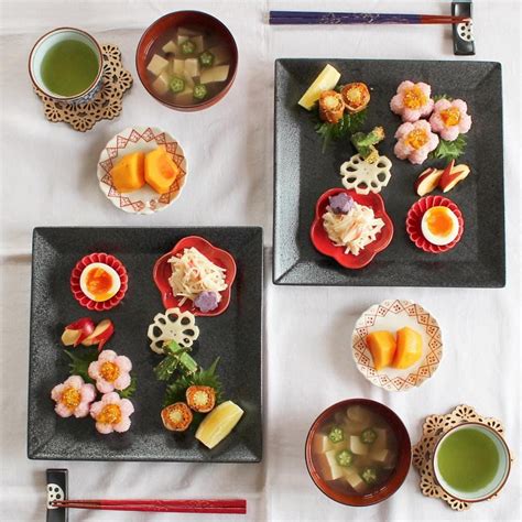 食卓から春を先取り！春を感じる花モチーフの盛り付けアイデア お正月料理 料理の盛り付けテクニック 盛り付け