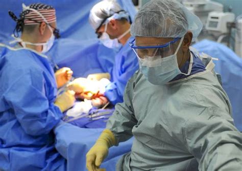 Al Policlinico Di Milano Un Trapianto Record Di Polmoni Salva Un 18enne