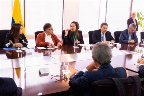 Gobierno Petro Anunció Que No Se Eliminarán Las Eps Pero Deberán