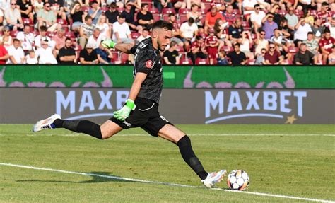 Răzvan Sava e aproape să plece de la CFR Cluj Suma uriaşă pe care o