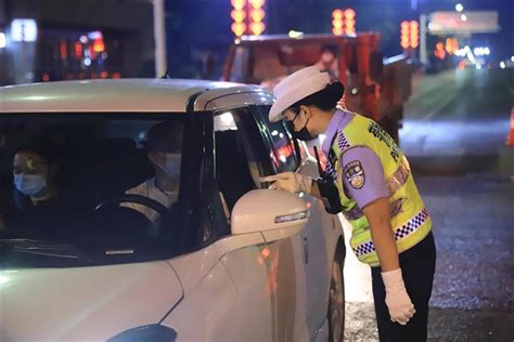 抗疫一线，那一抹“蓝”无处不在！ 荆楚网 湖北日报网