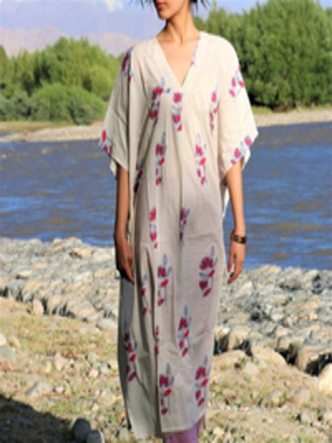 Buy Chidiyaa Women Cream And Pink Floral Printed Pure Cotton Kaftan Kurta