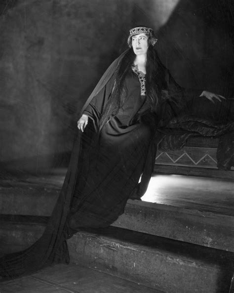 A Feminist Analysis Of Shakespeares Hamlet