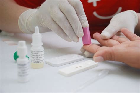 Hospital Dia e Pastoral da Aids realizam campanha de teste rápido do HIV em Cabo Frio Jornal