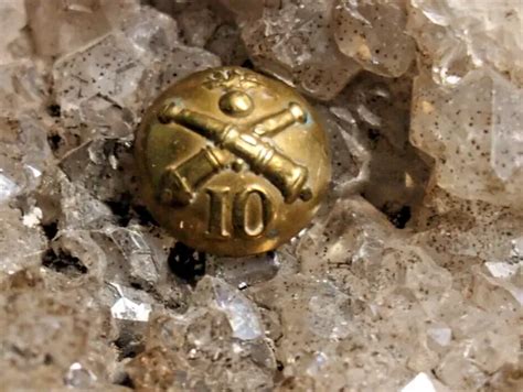 BOUTON MILITAIRE officier du 10e régiment d artillerie epoque II empire
