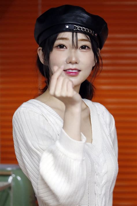 현실에 없는 캐릭터 보여줄 것다재다능 마젠타 튜브가이드⑤ 파이낸셜뉴스