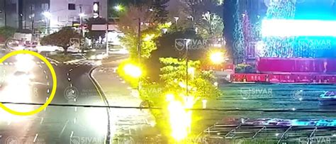 Motociclista Se Estrella Contra Carro En El Redondel De El Salvador Del