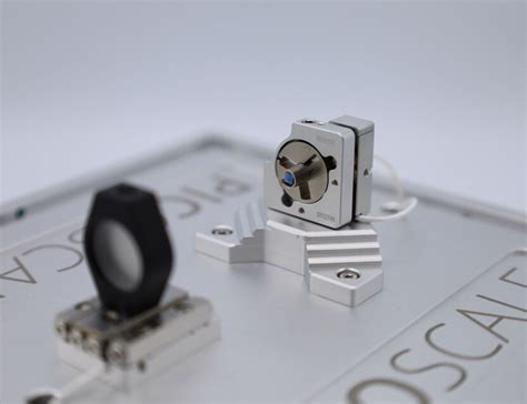 Closed Loop Positioning Using The Picoscale Interferometer And An Mcs2
