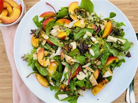 ENSALADA DE POLLO CON ALMENDRAS Y DURAZNOS UNA PIZCA DE LUNA