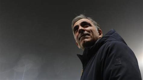 Il Parma Ci Crede Leoni Accorcia Le Distanze 2 1 Al Cagliari Primo