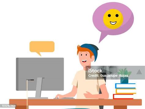 메시지를 보내거나 채팅하는 동안 데스크톱 컴퓨터가있는 책상에서 일하는 젊은 남자 행복한 이모티콘이 있는 만화 풍선 전문 기술에