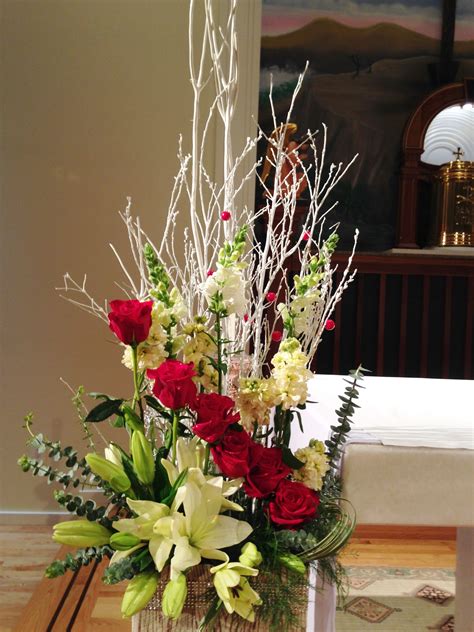 Church Flowers More Arrangements Funéraires Altar Arrangement Flower